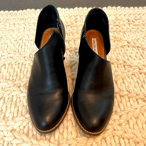 Chelsea & Violet | Shoes | Chelsea Violet Nicky Bootie 85 M Black Zip ...